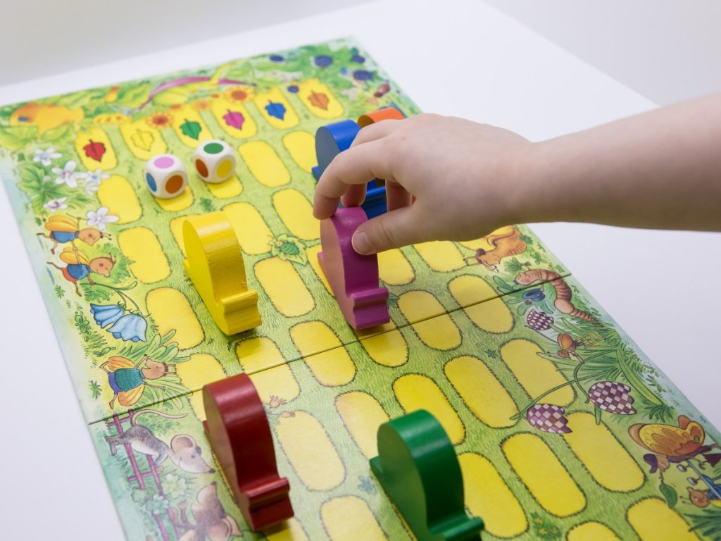 Bevezetés a társasjátékok világába - első társasok a legkisebbeknek